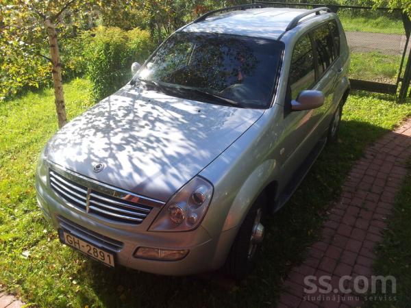 Grey SsangYong Rexton 2006 in Riga, with an engine capacity of 2.70 L and mileage of 108 thousand km for 1700 €, photo 3 on AUTOMOTO.COM.LV