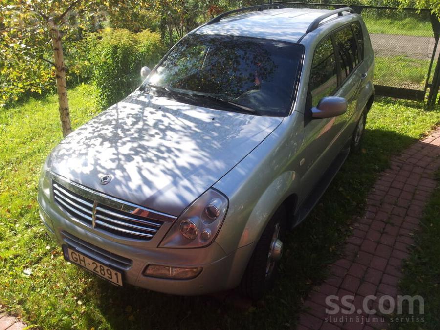 Grey SsangYong Rexton 2006 in Riga, with an engine capacity of 2.70 L and mileage of 108 thousand km for 1700 €, photo 4 on AUTOMOTO.COM.LV