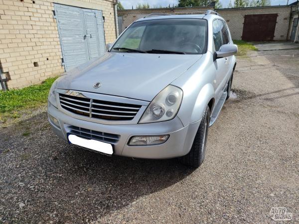 SsangYong Rexton 2006 in Utena on AUTOMOTO.COM.LV Grey SsangYong Rexton 2006 in Utena, with an engine capacity of 2.70 L and mileage of 142 thousand km for 1850 €, photo 4 on AUTOMOTO.COM.LV