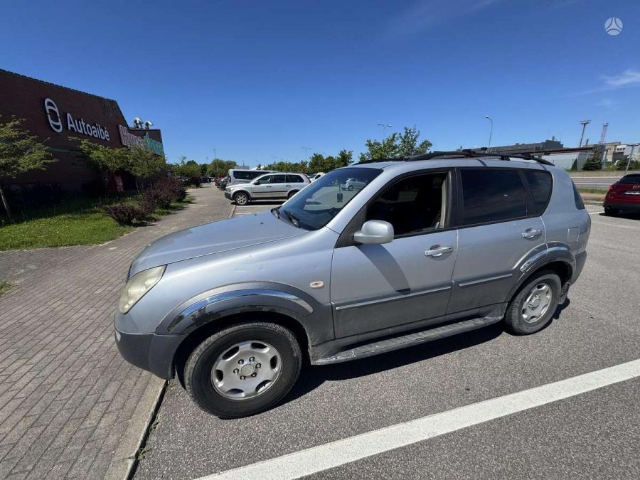 Pelēks SsangYong Rexton 2007 Klaipėda, ar dzinēja tilpumu 2.70 L un nobraukumu 270 tūkst. km par 2450 €, foto 7 vietnē AUTOMOTO.COM.LV