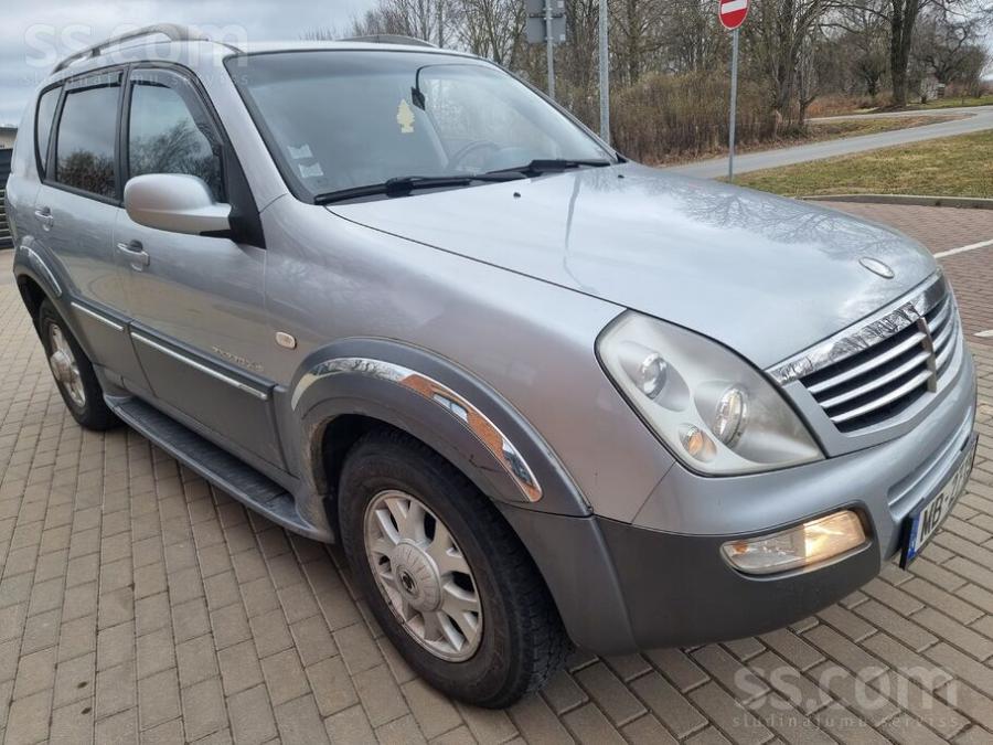 Pelēks SsangYong Rexton 2007 Rīga, ar dzinēja tilpumu 2.70 L un nobraukumu 185 tūkst. km par 2490 €, foto 5 vietnē AUTOMOTO.COM.LV