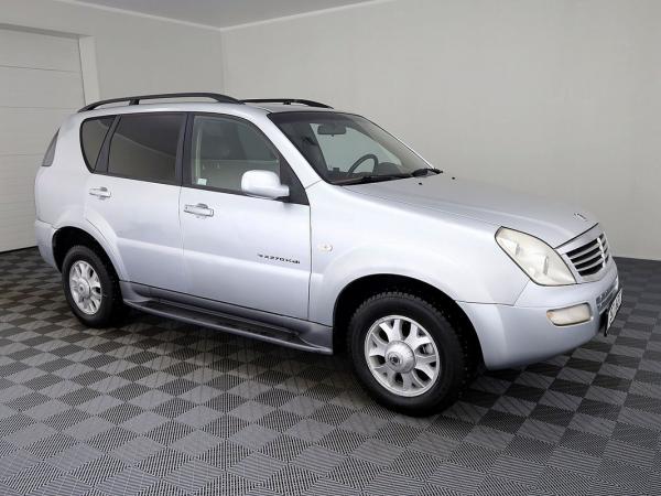 Grey SsangYong Rexton 2007 in Tallinn, with an engine capacity of 2.70 L and mileage of 0 thousand km for 1599 €, photo 8 on AUTOMOTO.COM.LV