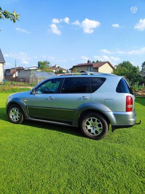 Pelēks SsangYong Rexton 2007 Kauņa, ar dzinēja tilpumu 2.70 L un nobraukumu 263 tūkst. km par 3200 €, foto 3 vietnē AUTOMOTO.COM.LV