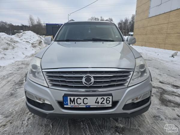 Grey SsangYong Rexton 2014 in Siauliai, with an engine capacity of 2.00 L and mileage of 255 thousand km for 5350 €, photo 3 on AUTOMOTO.COM.LV