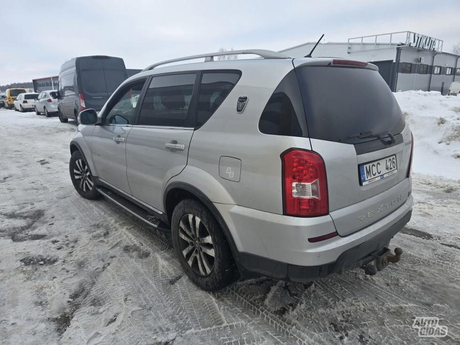 Pelēks SsangYong Rexton 2014 Šauļi, ar dzinēja tilpumu 2.00 L un nobraukumu 255 tūkst. km par 5999 €, foto 6 vietnē AUTOMOTO.COM.LV