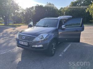 Pelēks SsangYong Rexton 2016 Rīga, ar dzinēja tilpumu 2.00 L un nobraukumu 16 tūkst. km par 8000 €, foto  vietnē AUTOMOTO.COM.LV
