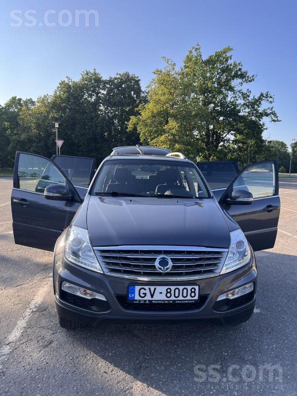 Grey SsangYong Rexton 2016 in Riga, with an engine capacity of 2.00 L and mileage of 16 thousand km for 8000 €, photo 2 on AUTOMOTO.COM.LV