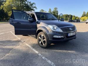 Grey SsangYong Rexton 2016 in Riga, with an engine capacity of 2.00 L and mileage of 16 thousand km for 8000 €, photo 4 on AUTOMOTO.COM.LV