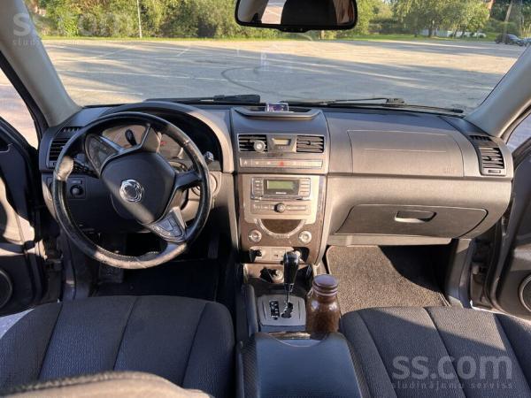 Grey SsangYong Rexton 2016 in Riga, with an engine capacity of 2.00 L and mileage of 16 thousand km for 8000 €, photo 4 on AUTOMOTO.COM.LV
