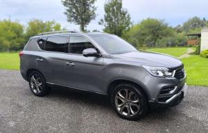 Grey SsangYong Rexton 2017 in Kursenai, with an engine capacity of 2.16 L and mileage of 180 thousand km for 12200 €, photo 4 on AUTOMOTO.COM.LV