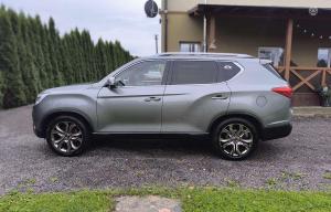 Grey SsangYong Rexton 2017 in Kursenai, with an engine capacity of 2.16 L and mileage of 180 thousand km for 12200 €, photo 9 on AUTOMOTO.COM.LV