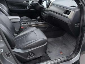 Grey SsangYong Rexton 2017 in Kursenai, with an engine capacity of 2.16 L and mileage of 180 thousand km for 12200 €, photo 21 on AUTOMOTO.COM.LV