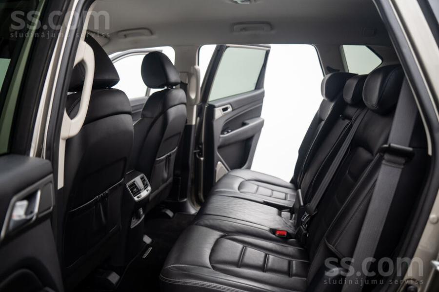 Pelēks SsangYong Rexton 2020 Tallina, ar dzinēja tilpumu 2.20 L un nobraukumu 146 tūkst. km par 15999 €, foto 8 vietnē AUTOMOTO.COM.LV