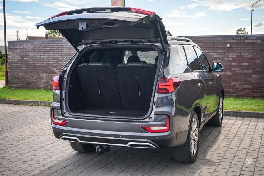 Grey SsangYong Rexton 2021 in Marijampole, with an engine capacity of 2.16 L and mileage of 75 thousand km for 27250 €, photo 11 on AUTOMOTO.COM.LV