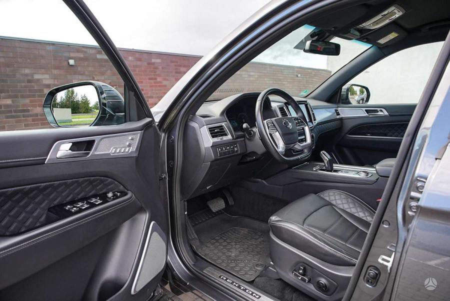 Grey SsangYong Rexton 2021 in Marijampole, with an engine capacity of 2.16 L and mileage of 75 thousand km for 27250 €, photo 26 on AUTOMOTO.COM.LV