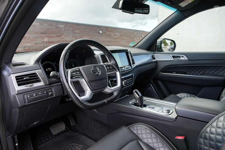 Grey SsangYong Rexton 2021 in Marijampole, with an engine capacity of 2.16 L and mileage of 75 thousand km for 27250 €, photo 27 on AUTOMOTO.COM.LV