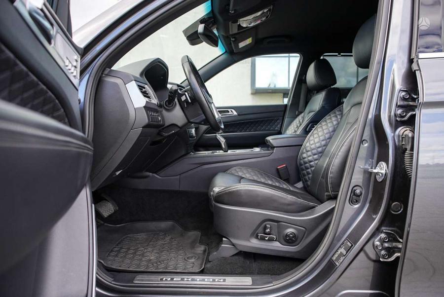 Grey SsangYong Rexton 2021 in Marijampole, with an engine capacity of 2.16 L and mileage of 75 thousand km for 27250 €, photo 28 on AUTOMOTO.COM.LV