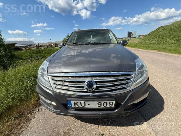Violet SsangYong Rexton 2017 in Riga, with an engine capacity of 2.00 L and mileage of 162 thousand km for 7500 €, photo 3 on AUTOMOTO.COM.LV