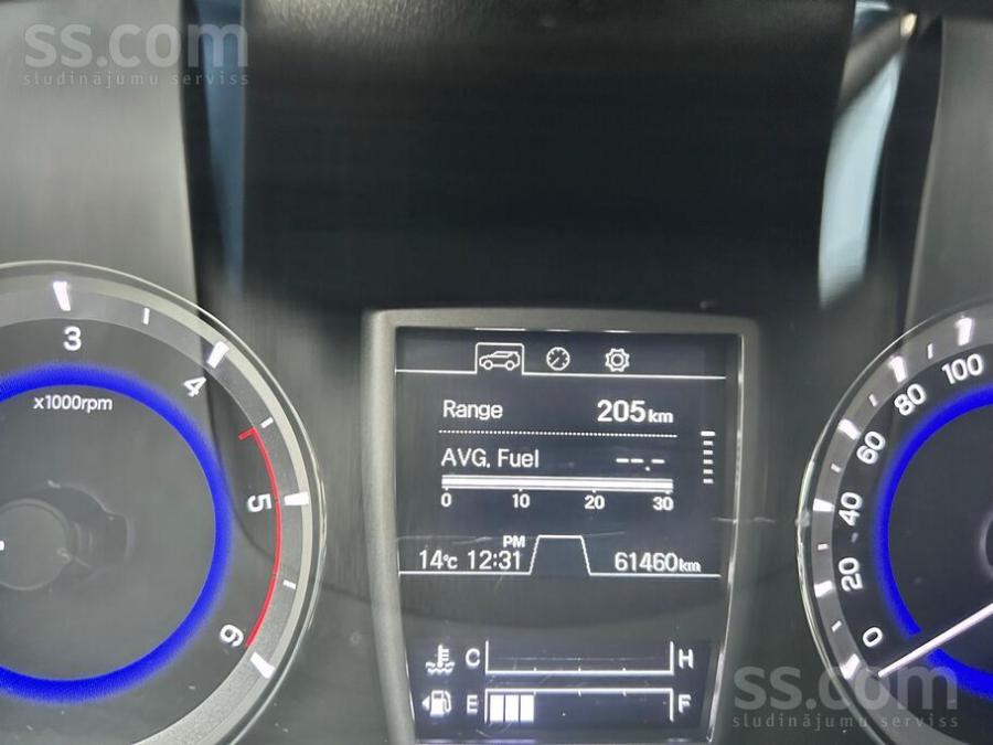 Balts SsangYong Rexton 2019 Rīga, ar dzinēja tilpumu 2.20 L un nobraukumu 62 tūkst. km par 19700 €, foto 7 vietnē AUTOMOTO.COM.LV