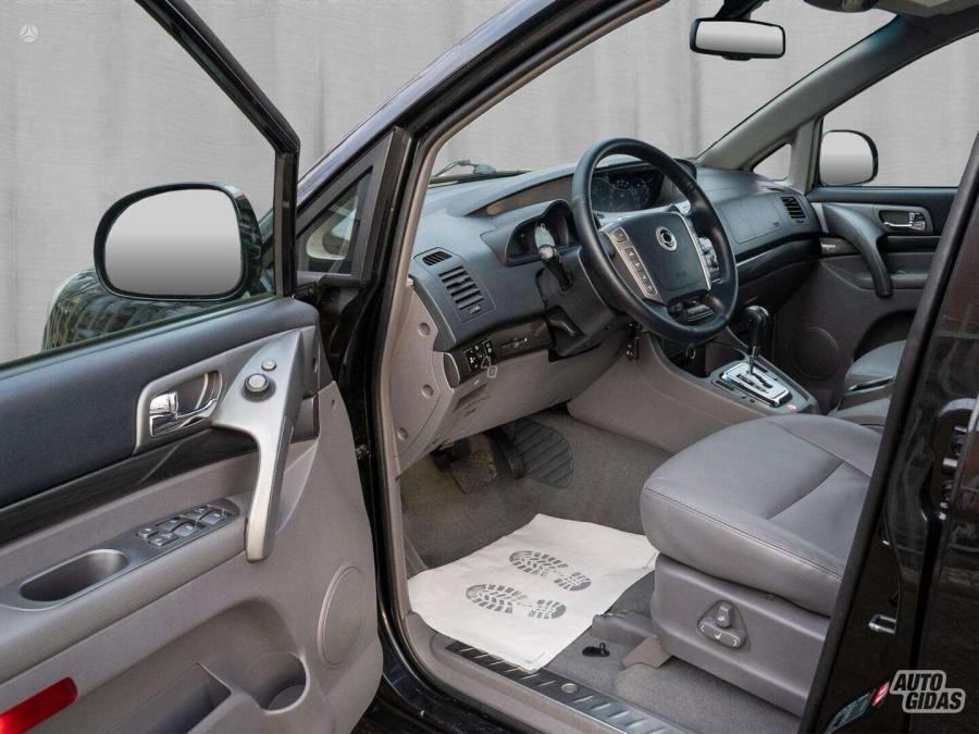 Melns SsangYong Rodius 2013 Marijampole, ar dzinēja tilpumu 2.00 L un nobraukumu 175 tūkst. km par 9250 €, foto 20 vietnē AUTOMOTO.COM.LV
