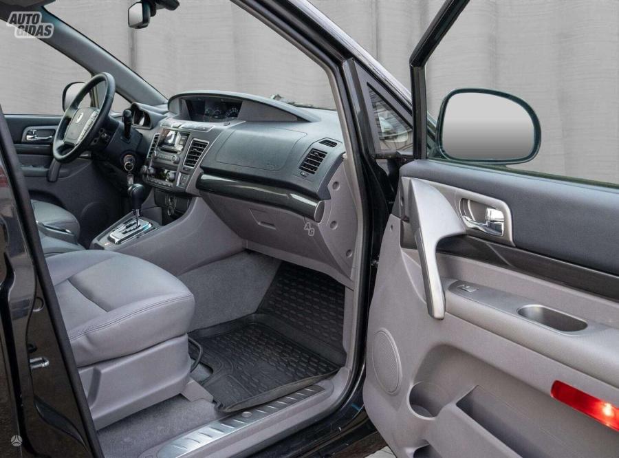 Melns SsangYong Rodius 2013 Marijampole, ar dzinēja tilpumu 2.00 L un nobraukumu 175 tūkst. km par 9250 €, foto 31 vietnē AUTOMOTO.COM.LV