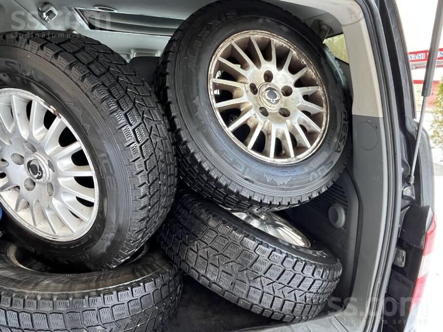 Melns SsangYong Rodius 2007 Rīga, ar dzinēja tilpumu 2.70 L un nobraukumu 202 tūkst. km par 3490 €, foto 17 vietnē AUTOMOTO.COM.LV