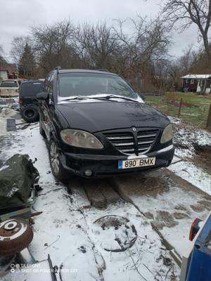 Melns SsangYong Rodius 2006 Tallina, ar dzinēja tilpumu 2.70 L un nobraukumu 180 tūkst. km par 850 €, foto  vietnē AUTOMOTO.COM.LV