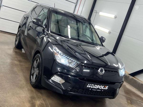 Black SsangYong Tivoli 2016 in Vilnius, with an engine capacity of 1.60 L and mileage of 195 thousand km for 5324 €, photo 1 on AUTOMOTO.COM.LV