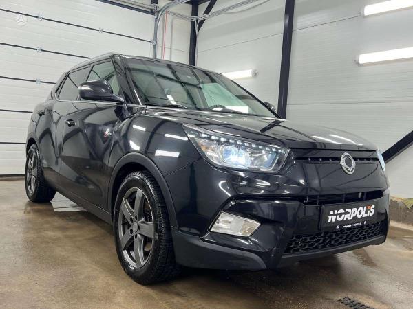 Black SsangYong Tivoli 2016 in Vilnius, with an engine capacity of 1.60 L and mileage of 195 thousand km for 5324 €, photo 5 on AUTOMOTO.COM.LV