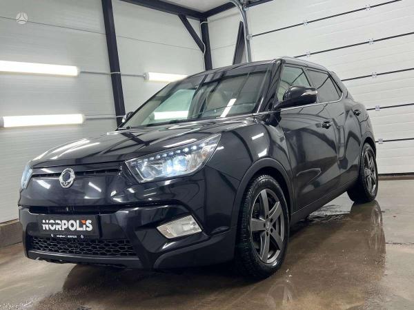 Black SsangYong Tivoli 2016 in Vilnius, with an engine capacity of 1.60 L and mileage of 195 thousand km for 5324 €, photo 6 on AUTOMOTO.COM.LV