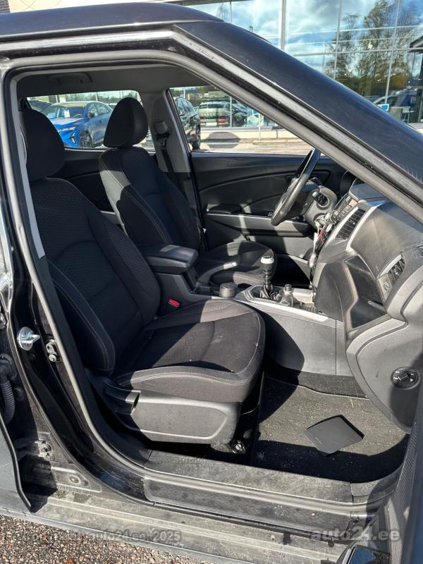 Black SsangYong Tivoli 2016 in Tallinn, with an engine capacity of 1.60 L and mileage of 156 thousand km for 1551 €, photo 11 on AUTOMOTO.COM.LV