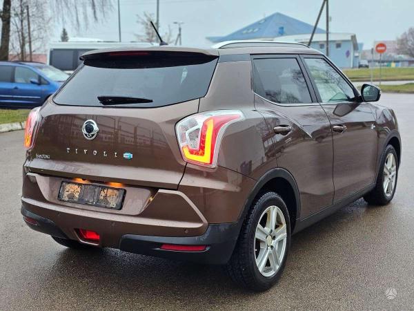 Brūns SsangYong Tivoli 2016 Rokiškis, ar dzinēja tilpumu 1.60 L un nobraukumu 104 tūkst. km par 3750 €, foto 3 vietnē AUTOMOTO.COM.LV