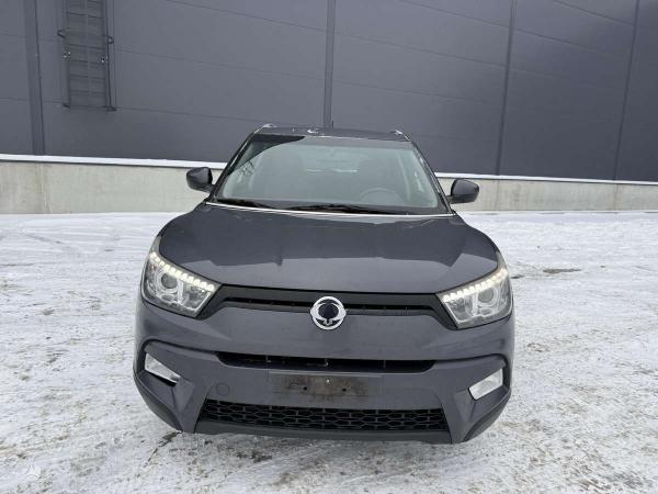 Grey SsangYong Tivoli 2015 in Siauliai, with an engine capacity of 1.60 L and mileage of 200 thousand km for 3750 €, photo 2 on AUTOMOTO.COM.LV