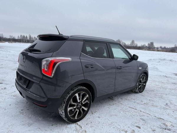 Grey SsangYong Tivoli 2015 in Siauliai, with an engine capacity of 1.60 L and mileage of 200 thousand km for 3750 €, photo 5 on AUTOMOTO.COM.LV