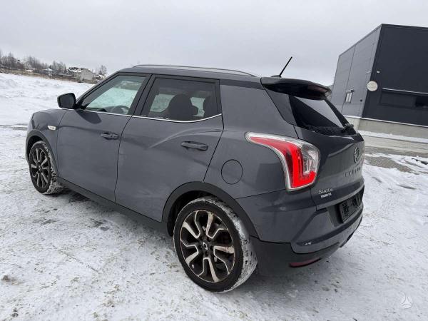 Grey SsangYong Tivoli 2015 in Siauliai, with an engine capacity of 1.60 L and mileage of 200 thousand km for 3750 €, photo 7 on AUTOMOTO.COM.LV