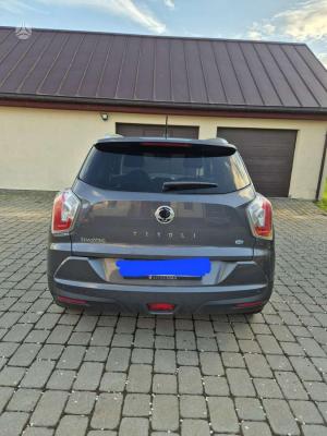 Pelēks SsangYong Tivoli 2016 Kauņa, ar dzinēja tilpumu 1.60 L un nobraukumu 175 tūkst. km par 4500 €, foto 4 vietnē AUTOMOTO.COM.LV