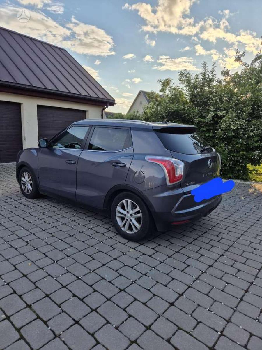Pelēks SsangYong Tivoli 2016 Kauņa, ar dzinēja tilpumu 1.60 L un nobraukumu 175 tūkst. km par 4500 €, foto 5 vietnē AUTOMOTO.COM.LV