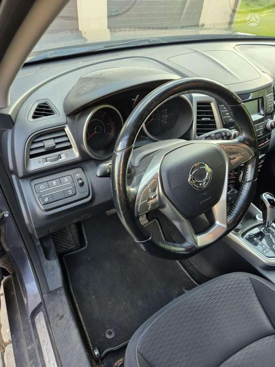 Pelēks SsangYong Tivoli 2016 Kauņa, ar dzinēja tilpumu 1.60 L un nobraukumu 175 tūkst. km par 4500 €, foto 6 vietnē AUTOMOTO.COM.LV