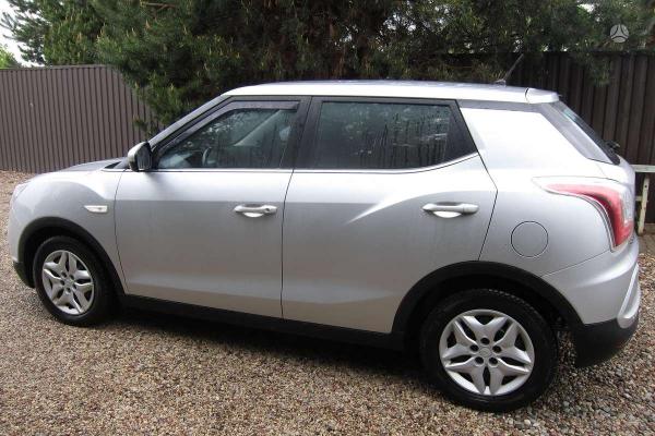 Grey SsangYong Tivoli 2017 in Kaunas, with an engine capacity of 1.60 L and mileage of 153 thousand km for 3999 €, photo 2 on AUTOMOTO.COM.LV