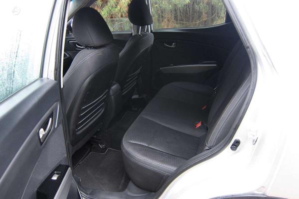 Grey SsangYong Tivoli 2017 in Kaunas, with an engine capacity of 1.60 L and mileage of 153 thousand km for 3999 €, photo 5 on AUTOMOTO.COM.LV