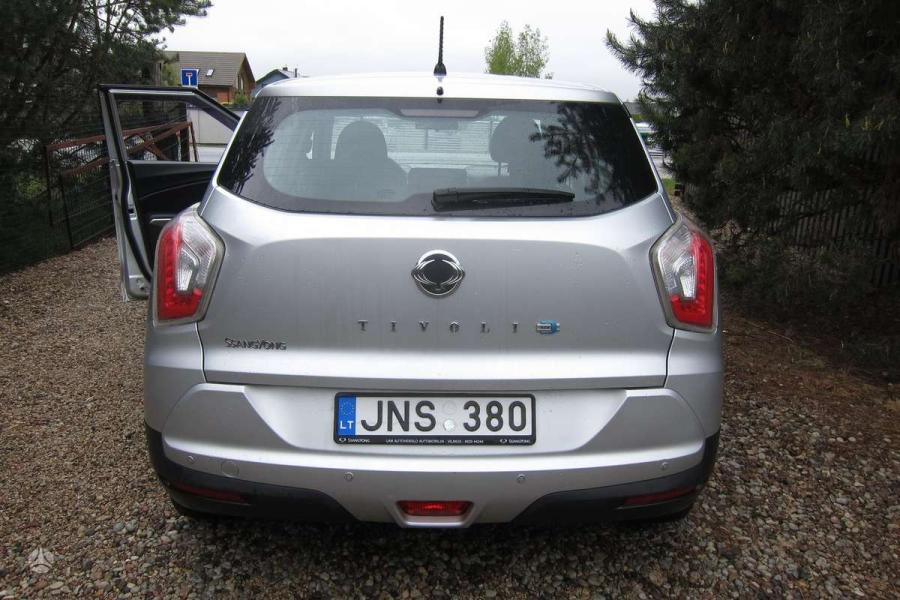 Pelēks SsangYong Tivoli 2017 Kauņa, ar dzinēja tilpumu 1.60 L un nobraukumu 153 tūkst. km par 3999 €, foto 13 vietnē AUTOMOTO.COM.LV