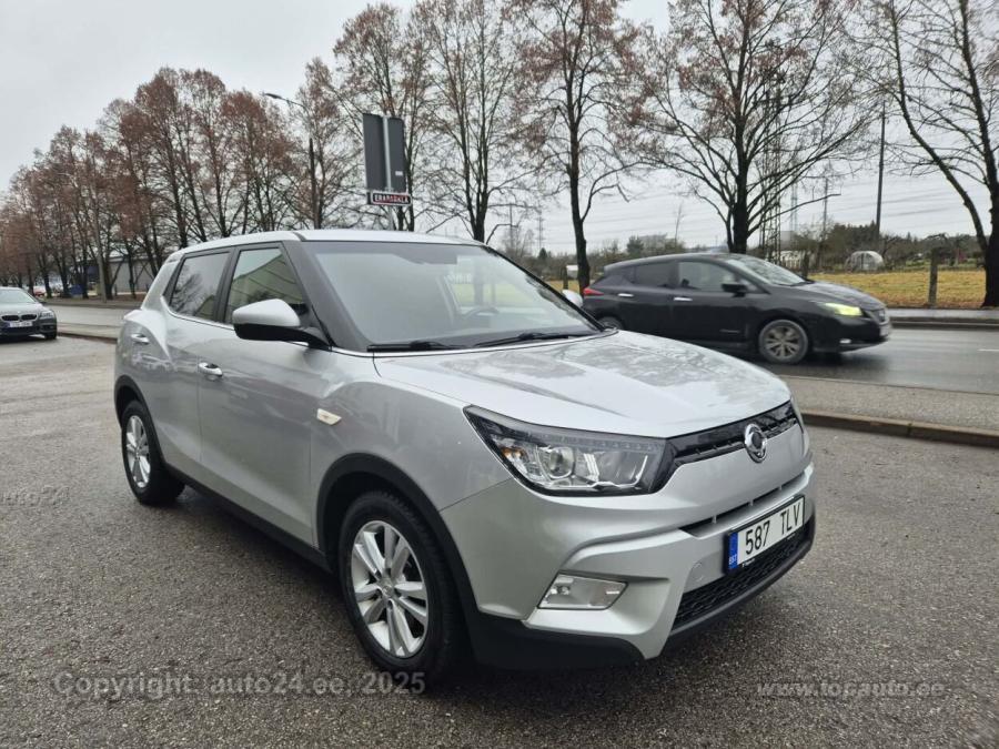 Grey SsangYong Tivoli 2016 in Tartu, with an engine capacity of 1.60 L and mileage of 168 thousand km for 6990 €, photo 5 on AUTOMOTO.COM.LV