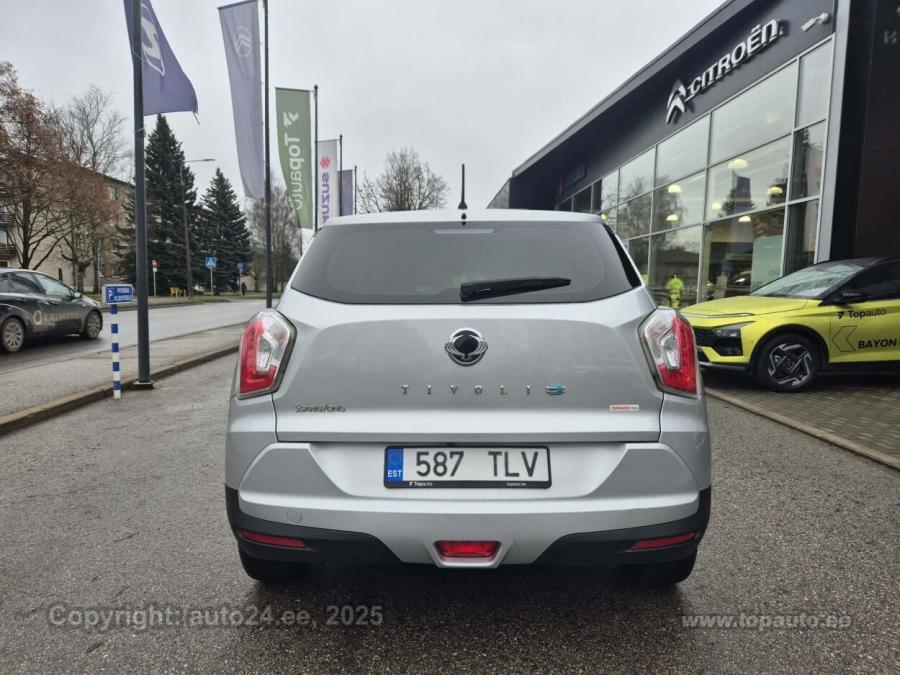 Grey SsangYong Tivoli 2016 in Tartu, with an engine capacity of 1.60 L and mileage of 168 thousand km for 6990 €, photo 8 on AUTOMOTO.COM.LV