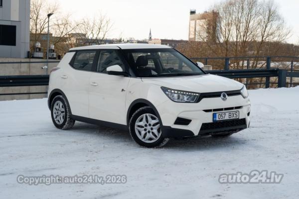 White SsangYong Tivoli 2016 in Tartu, with an engine capacity of 1.60 L and mileage of 182 thousand km for 4999 €, photo 3 on AUTOMOTO.COM.LV