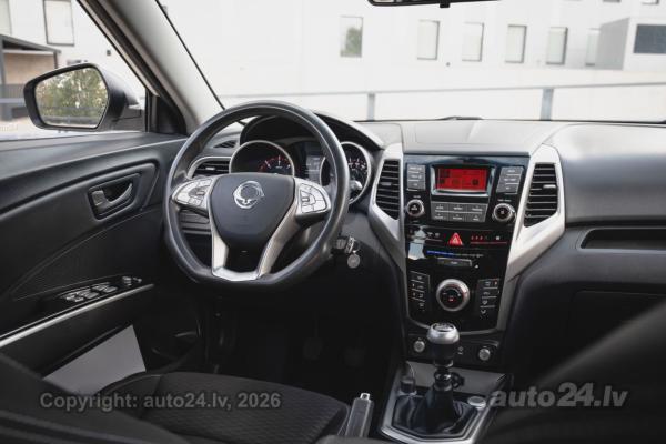 White SsangYong Tivoli 2016 in Tartu, with an engine capacity of 1.60 L and mileage of 182 thousand km for 3999 €, photo 8 on AUTOMOTO.COM.LV