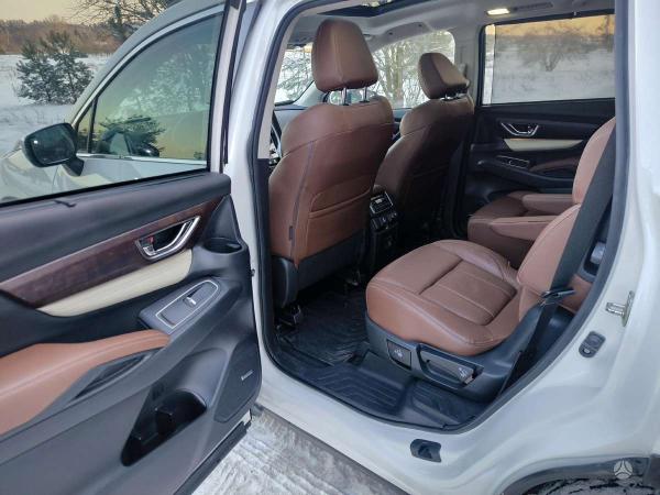 White Subaru Ascent 2020 in Druskininkai, with an engine capacity of 2.40 L and mileage of 123 thousand km for 19600 €, photo 11 on AUTOMOTO.COM.LV
