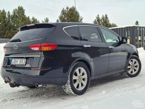 Black Subaru B9 Tribeca 2007 in Silute, with an engine capacity of 3.00 L and mileage of 279 thousand km for 3500 €, photo 9 on AUTOMOTO.COM.LV
