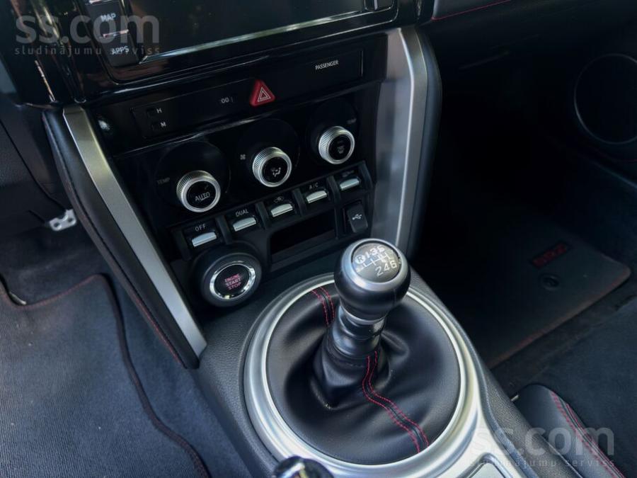 Blue Subaru BRZ 2019 in Riga, with an engine capacity of 2.00 L and mileage of 48 thousand km for 30990 €, photo 13 on AUTOMOTO.COM.LV