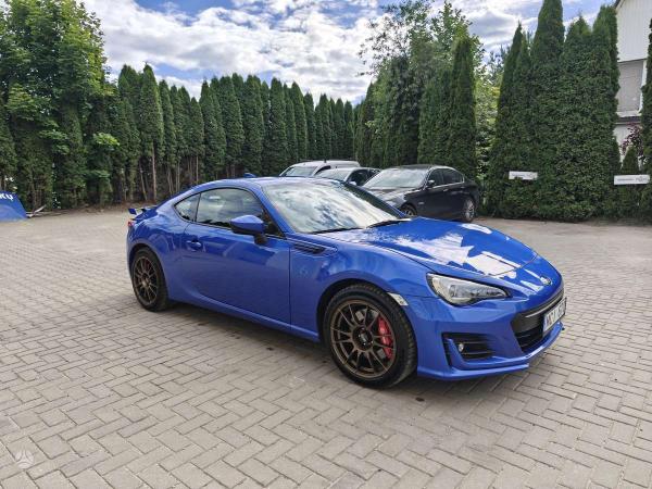 Subaru BRZ 2017 in Vilnius, with an engine capacity of 2.00 L and mileage of 85 thousand km for 19000 €, photo 1 on AUTOMOTO.COM.LV