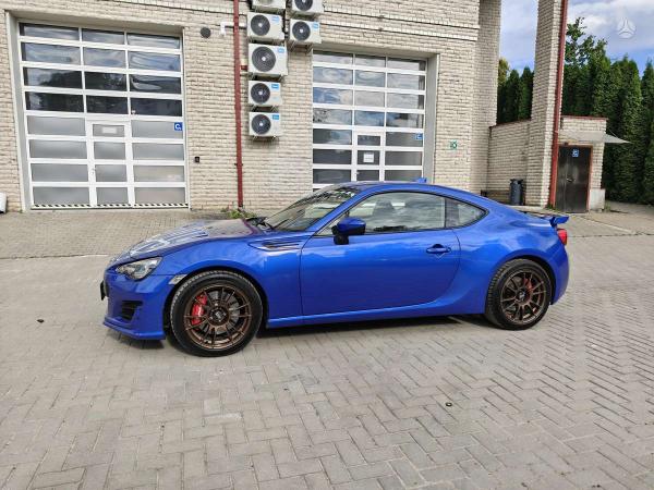 Subaru BRZ 2017 in Vilnius, with an engine capacity of 2.00 L and mileage of 85 thousand km for 19000 €, photo 3 on AUTOMOTO.COM.LV